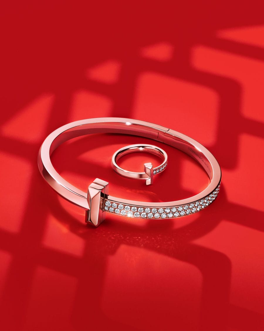 TIFFANY & CO 2024 春节系列“石上鸟”，演绎传统佳节的欣荣景象！